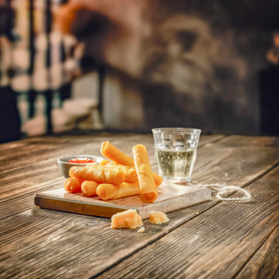 Topking Kaastengels Oude Kaas I Dutch cheese snacks I bux here